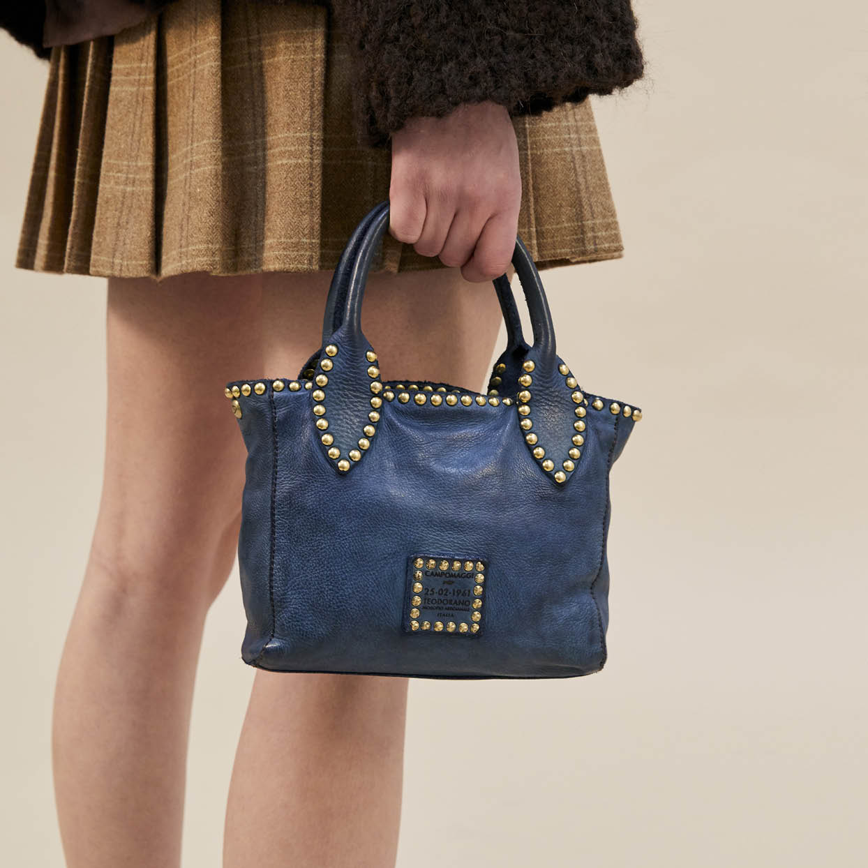 Campomaggi Official Shop | Leather Bags Made in Italy